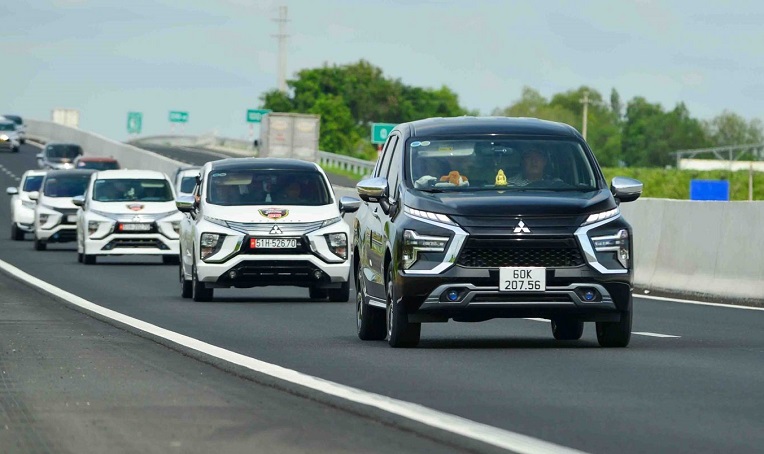 Thị trường ô tô Việt Nam tăng tốc với vị thế dẫn đầu thuộc về VinFast